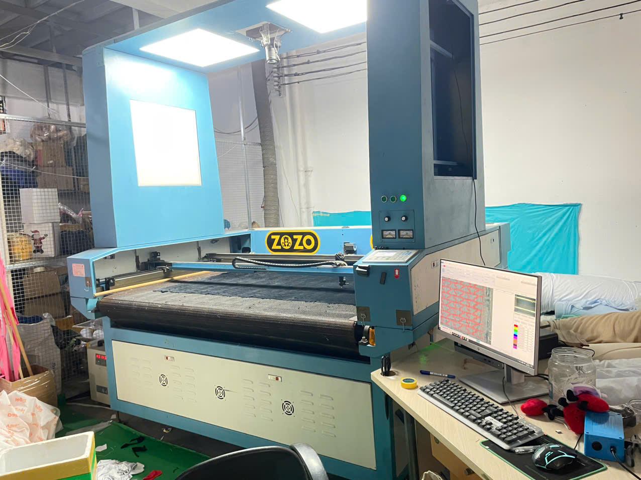 Nhận Gia Công Laser Trên Da Với Các Loại Mẫu Thêu Vi Tính Chuẩn Xưởng – Xưởng ZoZo